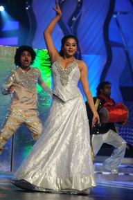 Priyamani Dance Performance at Lux Sandal Cinemaa Awards - Photos - Funrahi