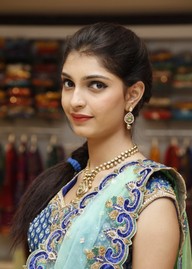 Models at Neeru's Wedding Collection 2013 Launch in Hyderabad - Photos ...